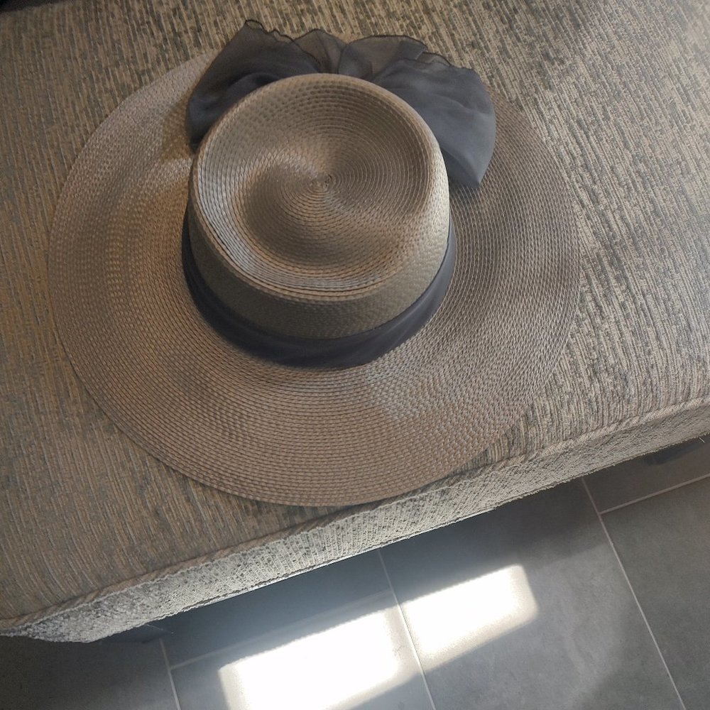 Vintage Gray Bonnet - Gem